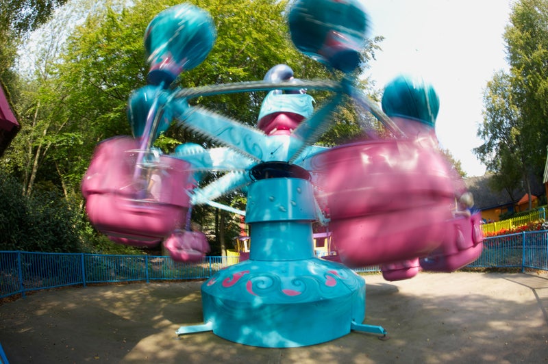 Fibi's Bubble Swirl: hot air balloon carousel attraction - Walibi Holland