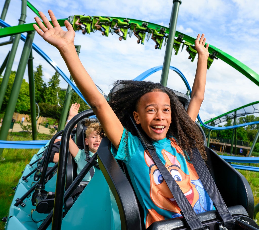 YOY - Ride the other side - The new single rail roller coaster at Walibi